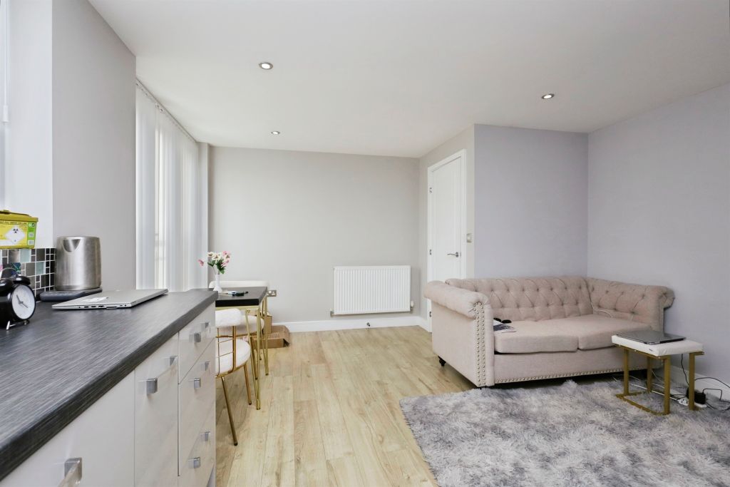 St. Leonards Road, Eastbourne BN21, 1 bed flat for sale, £155,000 ...