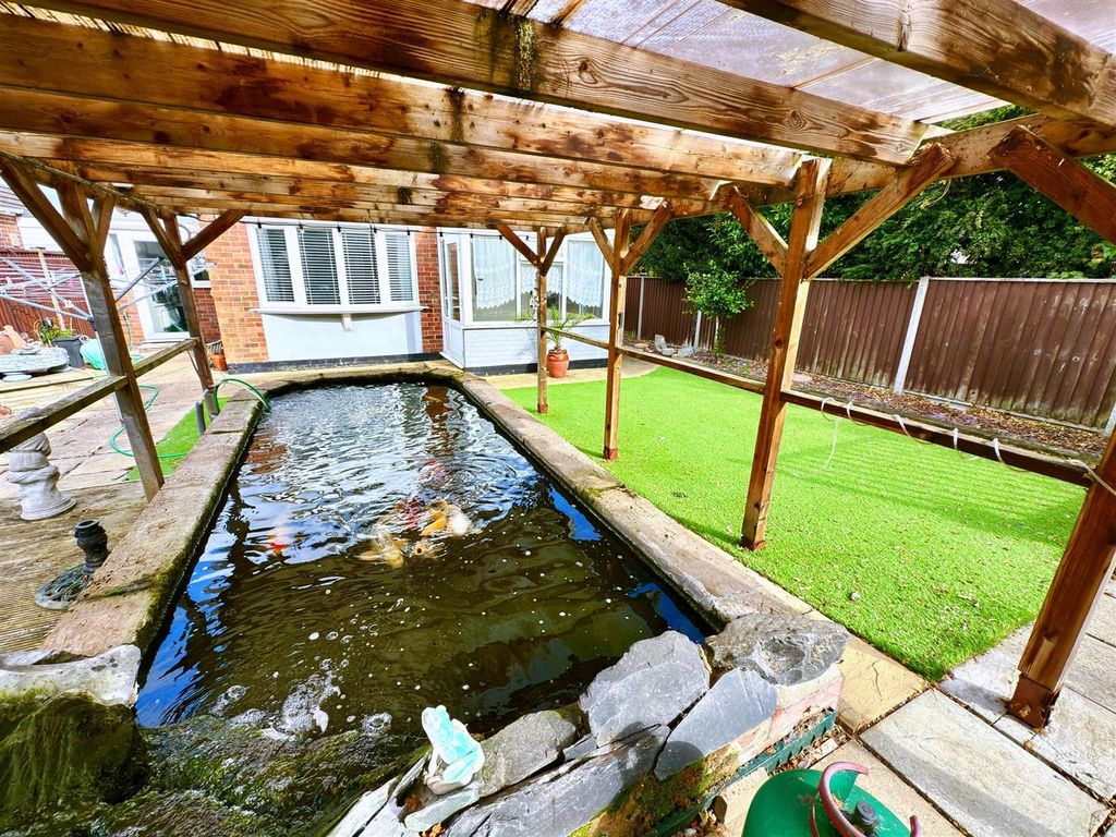 Whitton Close, Oulton Broad, Lowestoft, Suffolk NR33, 2 bed detached ...