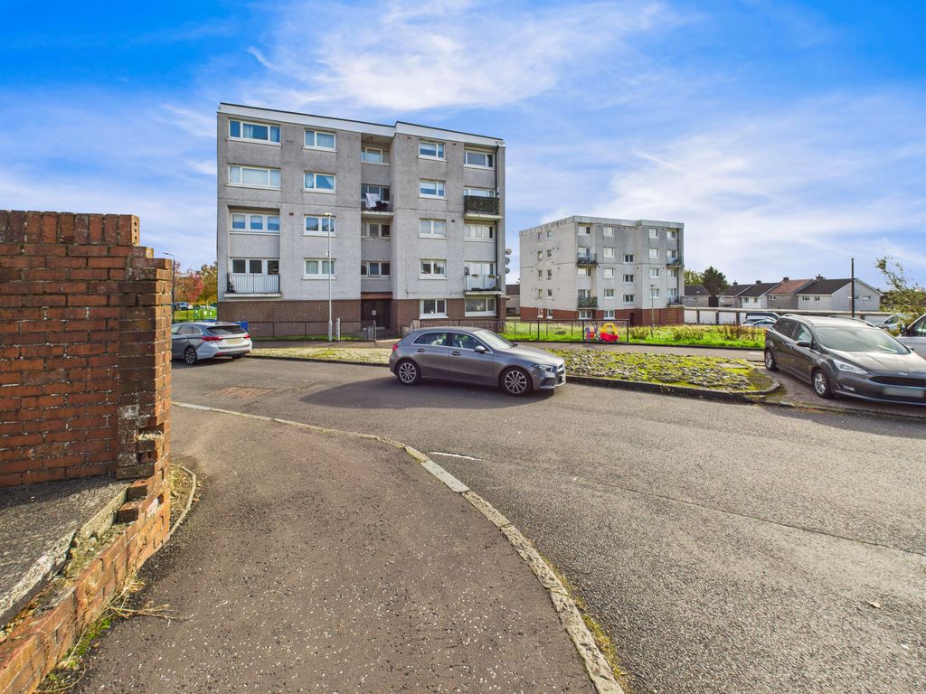 Irving Court, Hardgate, Clydebank G81, 3 bed flat for sale, £86,995 ...