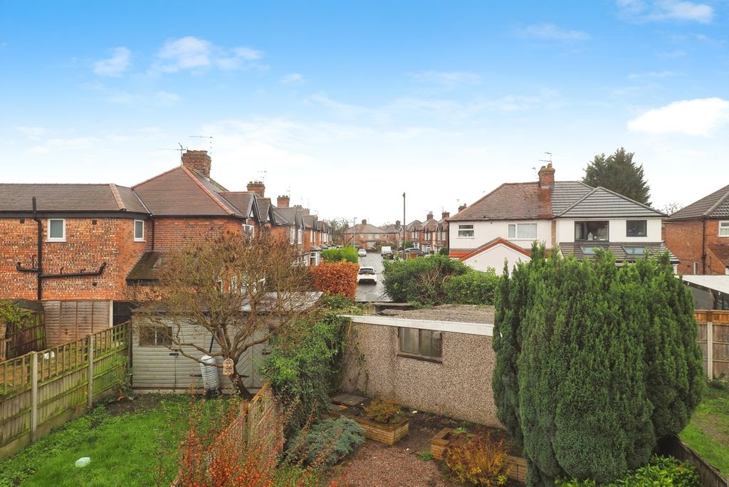 Leslie Avenue, Beeston, Nottingham, Nottinghamshire NG9, 2 bed end ...