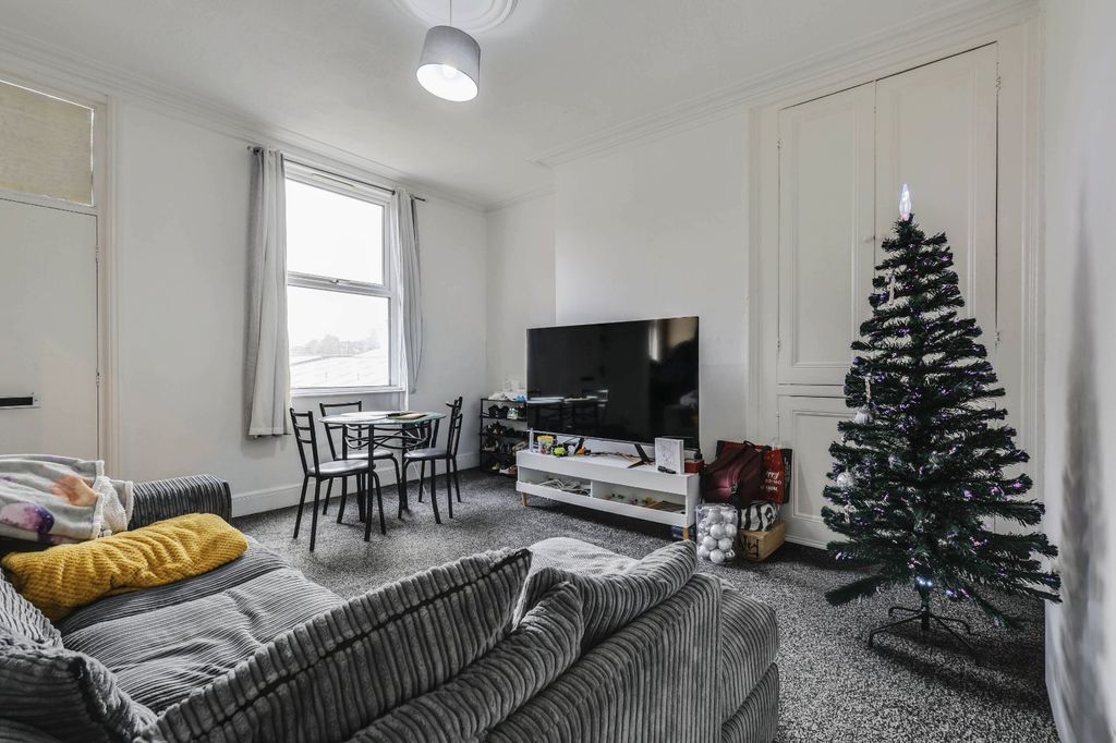 Salisbury Road, Leeds, West Yorkshire LS12, 2 bed terraced house for ...