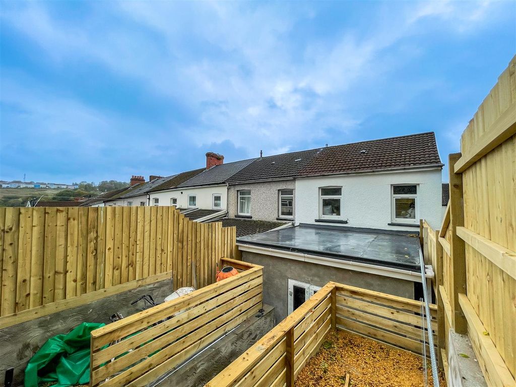 Sunny Bank, Treharris CF46, 3 bed end terrace house for sale, £185,000 ...