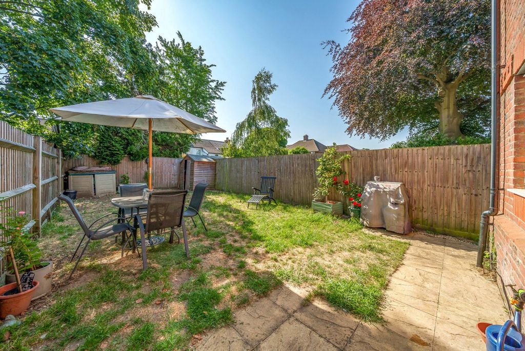 Marsh Close, Addlestone KT15, 3 bed end terrace house for sale, £ ...