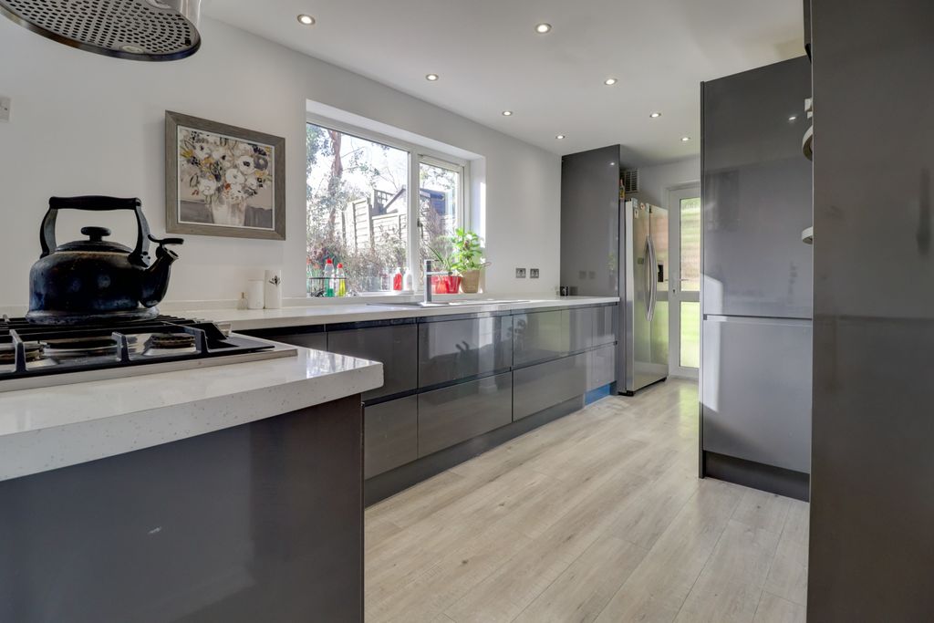 Campbells Ride, Holmer Green, High Wycombe, Buckinghamshire HP15, 4 bed ...