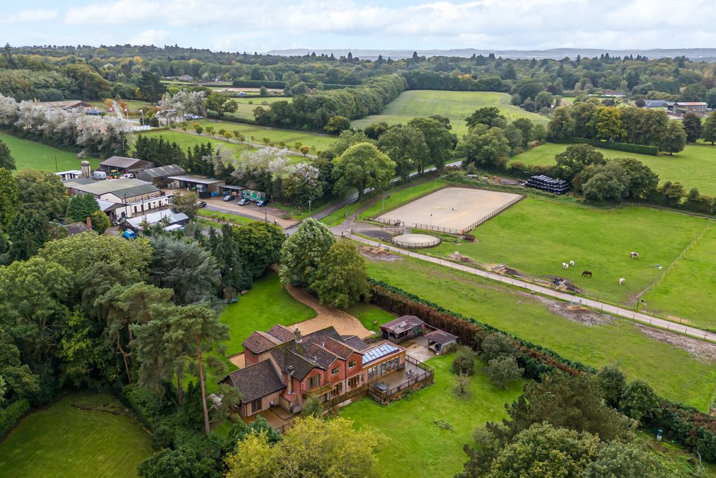 Churt Road, Churt, Farnham GU10, 5 bed detached house for sale ...