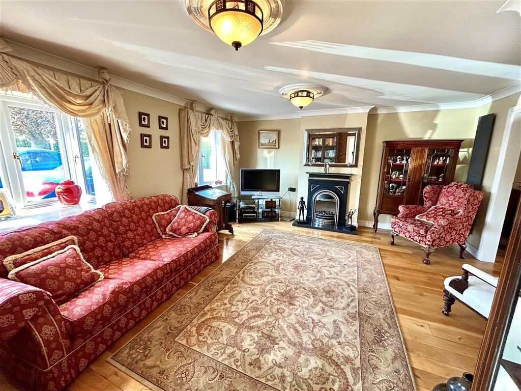 Lower Hartlip Road, Hartlip, Sittingbourne, Kent ME9, 4 bed detached ...