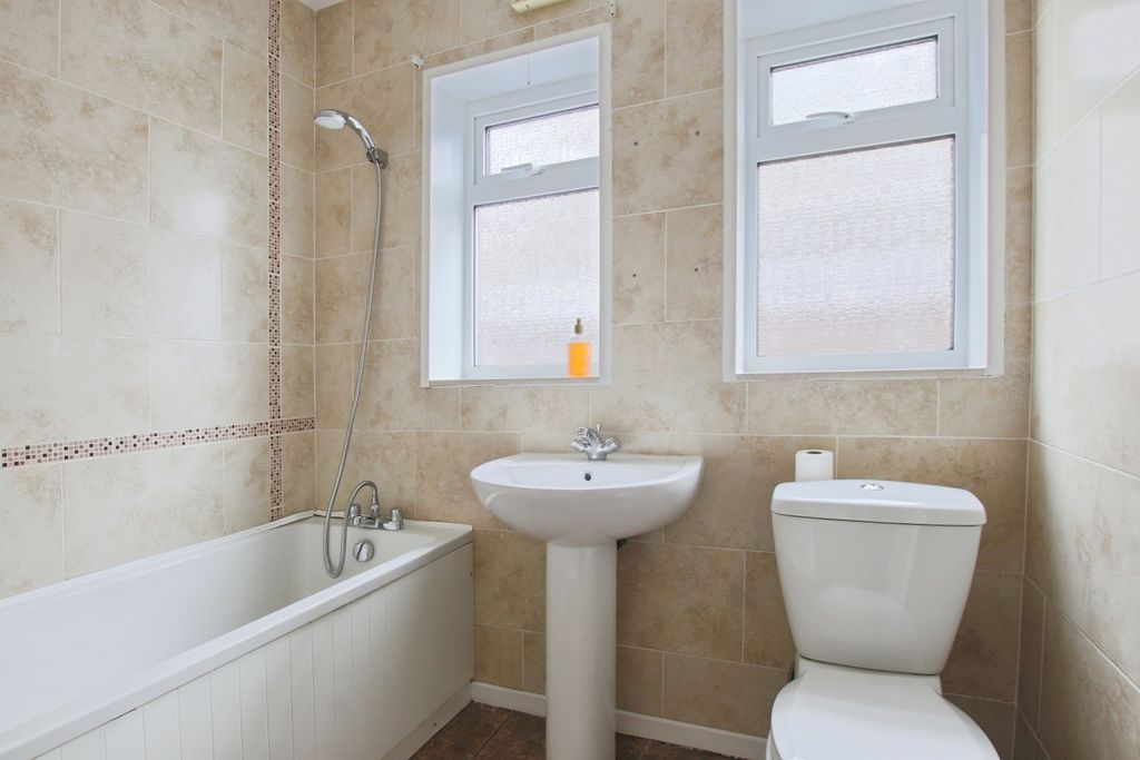 Seymour Road, Keyingham, Hull HU12, 4 bed semi-detached bungalow for ...
