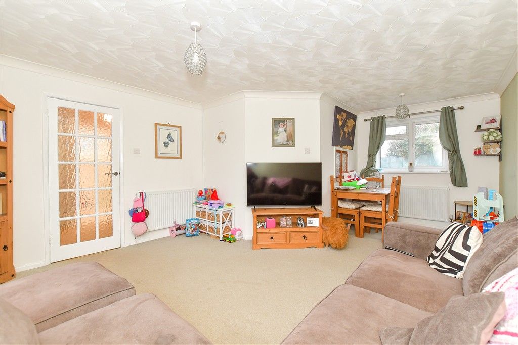 Lark Rise, Shanklin, Isle Of Wight PO37, 2 bed detached bungalow for ...