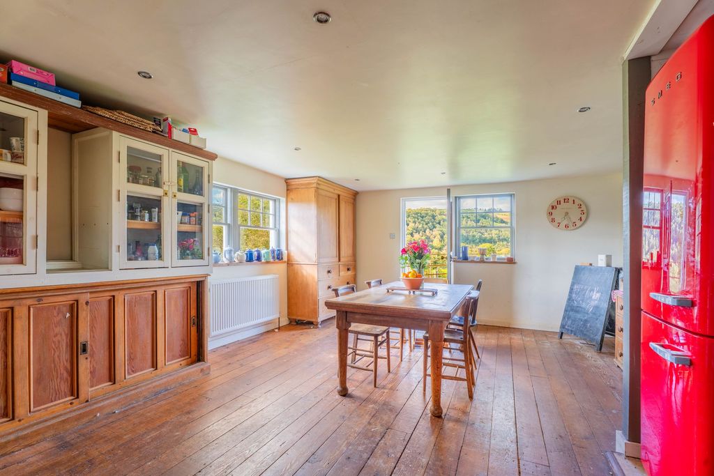 Llanfynydd, Carmarthen SA32, 5 bed detached house for sale, £550,000 ...