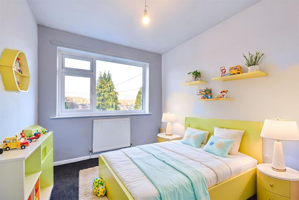 Beckett Court, Gedling, Nottingham NG4, 2 bed flat for sale, £125,000 ...