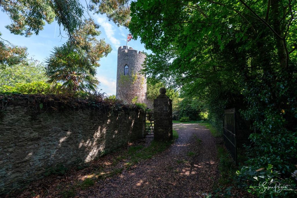 Fort Norris, Millfield Avenue, East Cowes PO32, 4 bed detached house ...