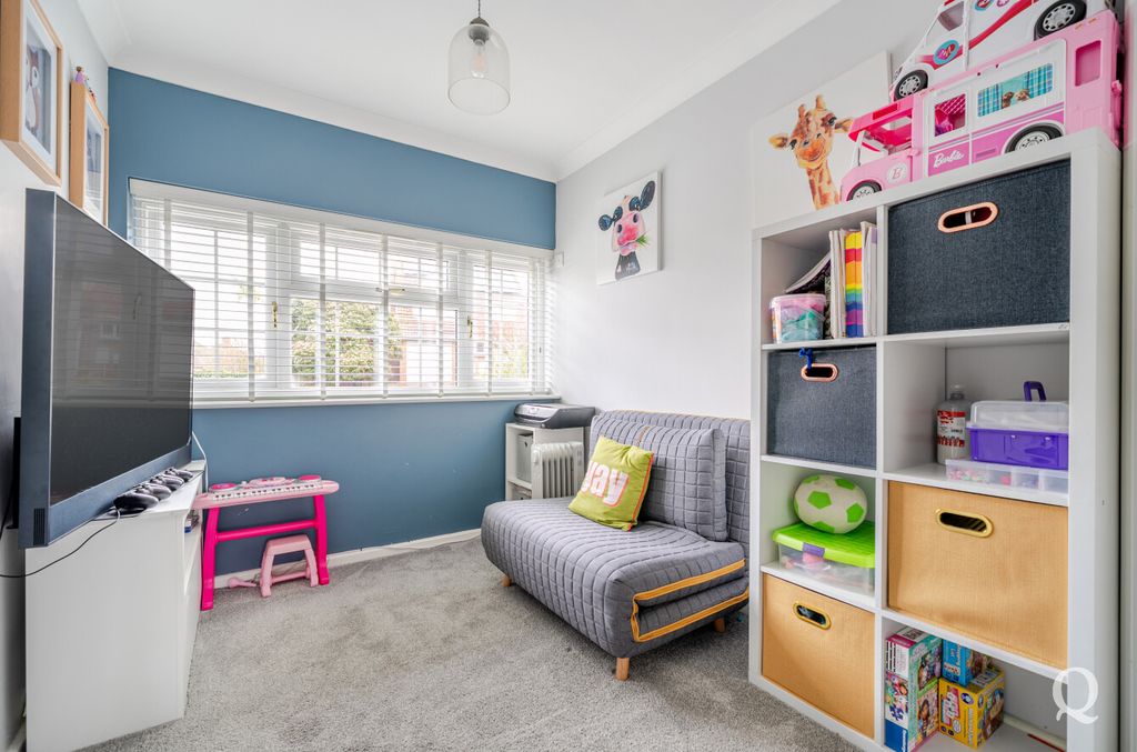 Gaze Hill Avenue, Sittingbourne, Kent ME10, 4 bed detached house for ...