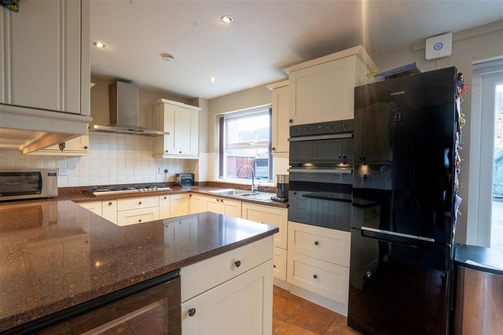 Glascote Close, Solihull B90, 3 bed semi-detached house for sale, £ ...