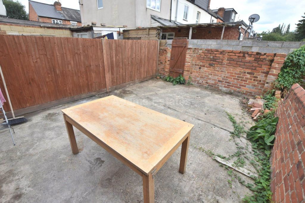 Addington Road, Reading RG1, Room to rent, £500 pcm | PrimeLocation