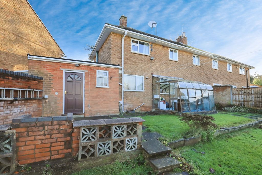 Beech Close, Wolverhampton, West Midlands WV10, 3 bed semi-detached ...