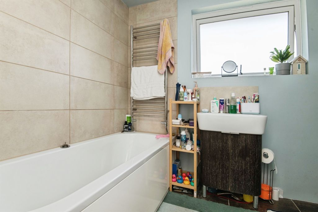 Musbury Road, Axminster EX13, 4 bed detached house for sale, £425,000 ...