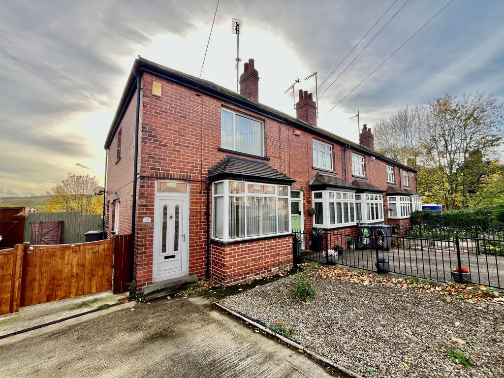 Lower Wortley Road, Leeds LS12, 3 bed property to rent, £1,100 pcm ...