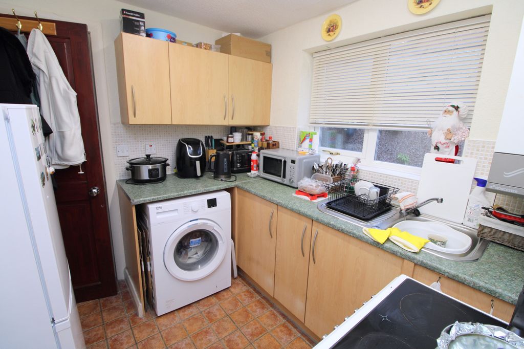 Oswald Road, Gwynedd LL31, 3 bed flat for sale, £125,000 | PrimeLocation