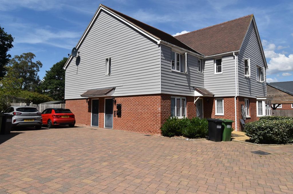 Redgrove Close, Bexhill-On-Sea TN39, 2 bed flat for sale, £100,000 ...