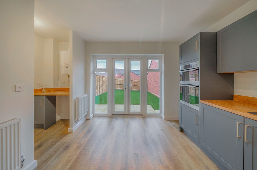 Austin Drive, Rushwick, Worcester WR2, 3 bed semi-detached house for ...