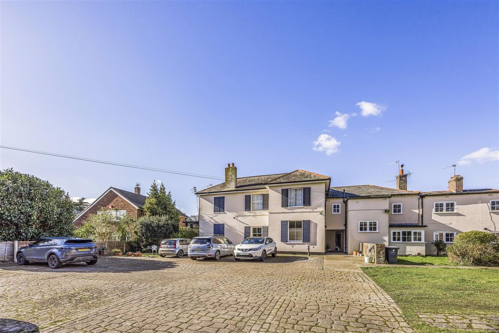 Elmleigh House, Leigh Road PO9, 2 bed cottage for sale, £230,000 ...