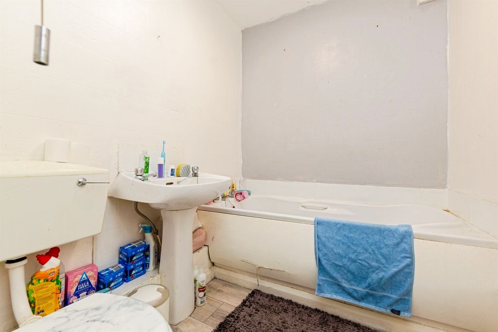 Stockton Road, Hartlepool TS25, 1 bed flat for sale, £20,000 ...