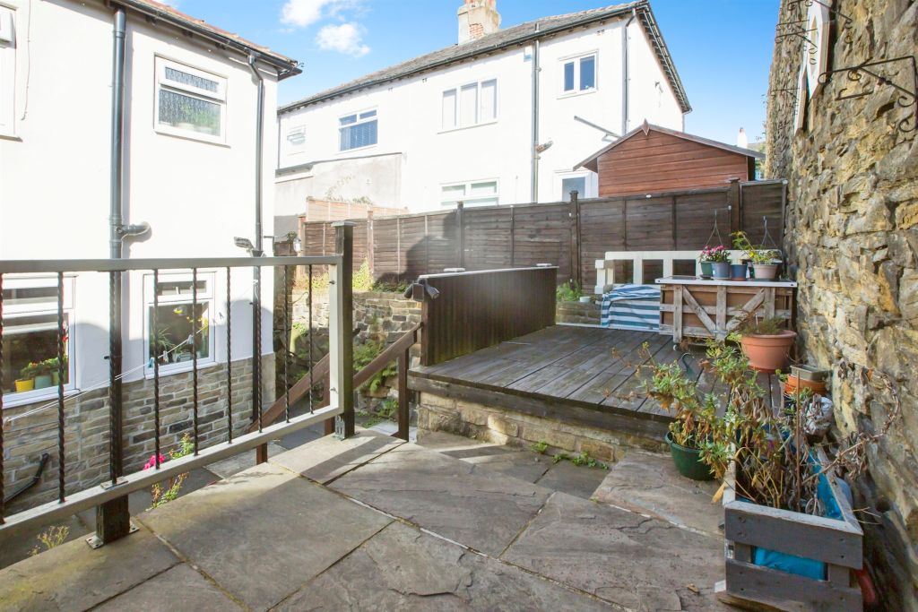 Haugh Shaw Croft, Halifax HX1, 2 bed semi-detached house for sale, £ ...