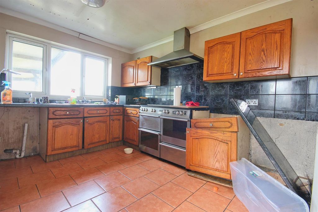 Langthorpe Road, New Ellerby HU11, 3 bed end terrace house for sale, £ ...