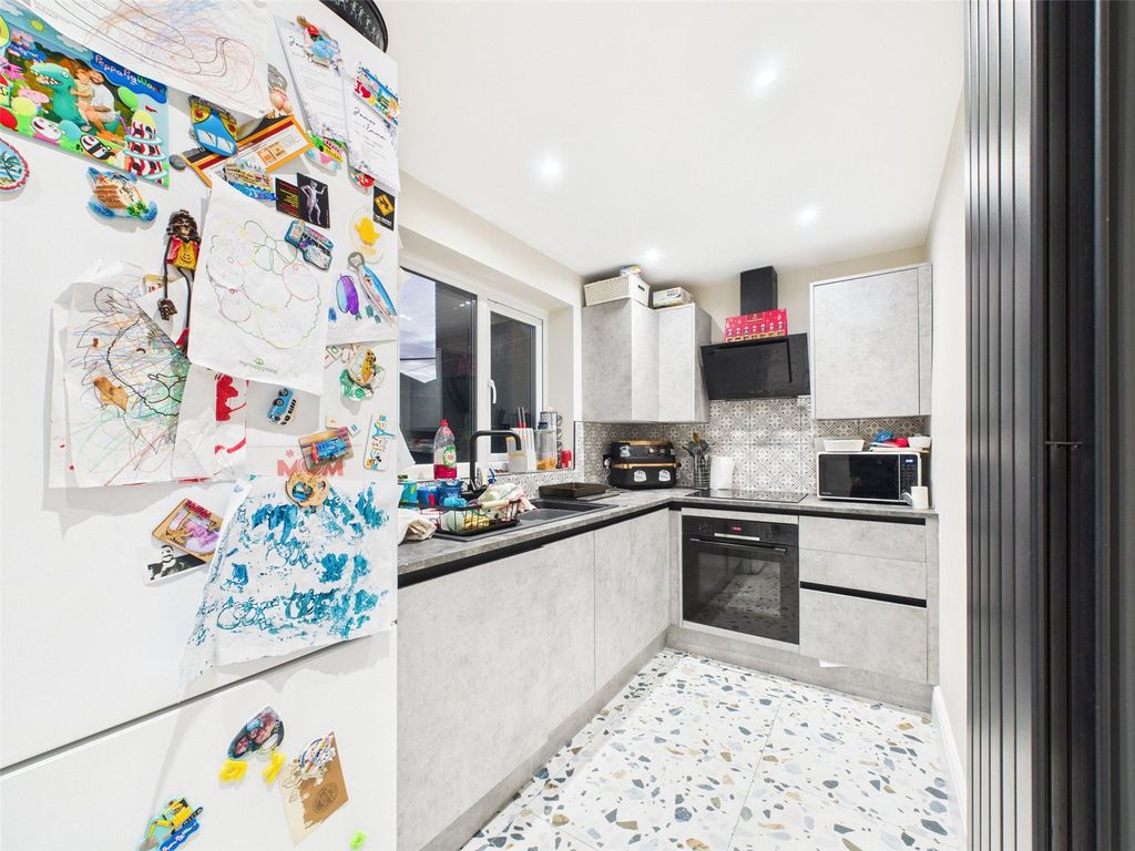 Craven Drive, Churchdown, Gloucester, Gloucestershire GL3, 2 bed ...