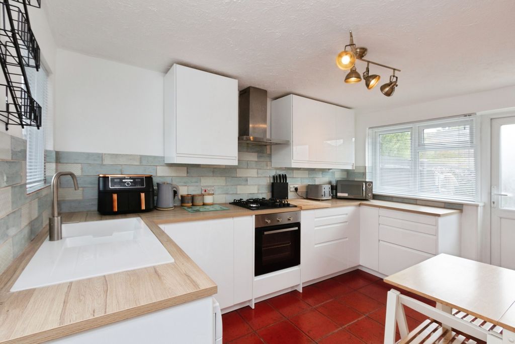 Lilac Way, Basingstoke, Hampshire RG23, 2 bed end terrace house for ...