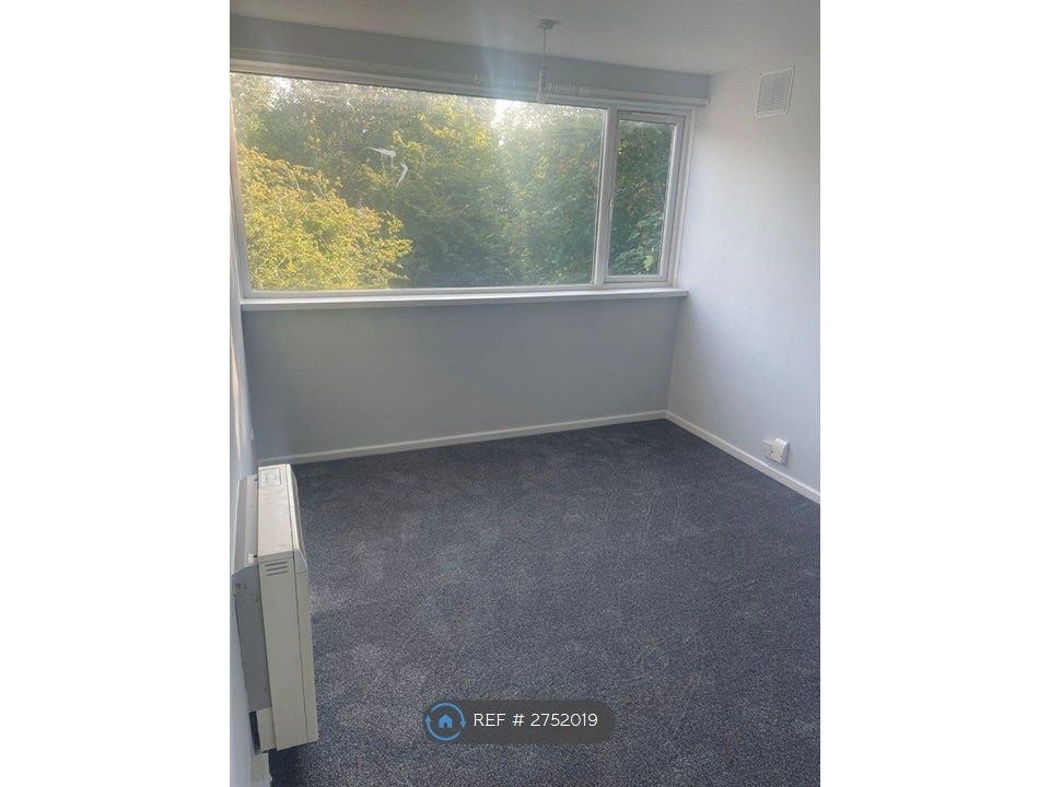 Balmoral Close, Coventry CV2, 2 bed flat to rent, £850 pcm | PrimeLocation