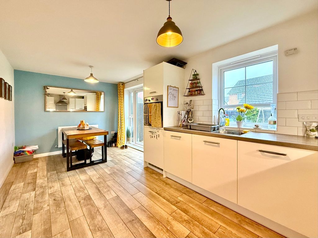 Castle Way, Rogerstone, Newport NP10, 3 bed detached house for sale, £ ...