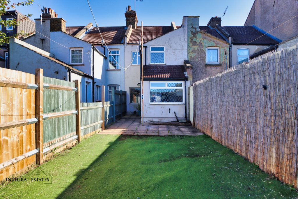 Church Road, Swanscombe DA10, 3 bed property for sale, £345,000 ...