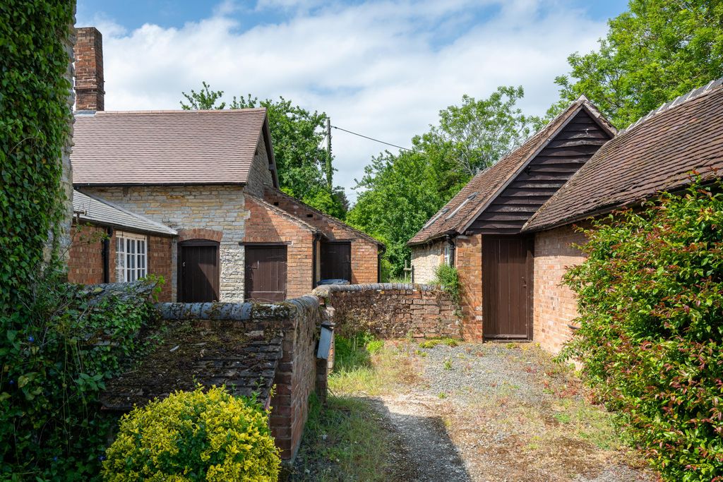 Church Bank Farmhouse, Binton, Stratford-Upon-Avon, Warwickshire CV37 ...