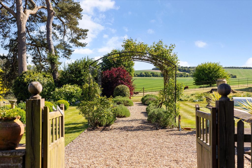Manor Farm House, North Waltham, Basingstoke, Hampshire RG25, 6 bed ...