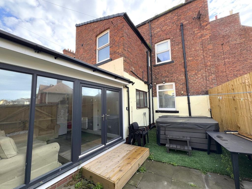 Beaconsfield Square, Headland, Hartlepool TS24, 5 bed end terrace house ...