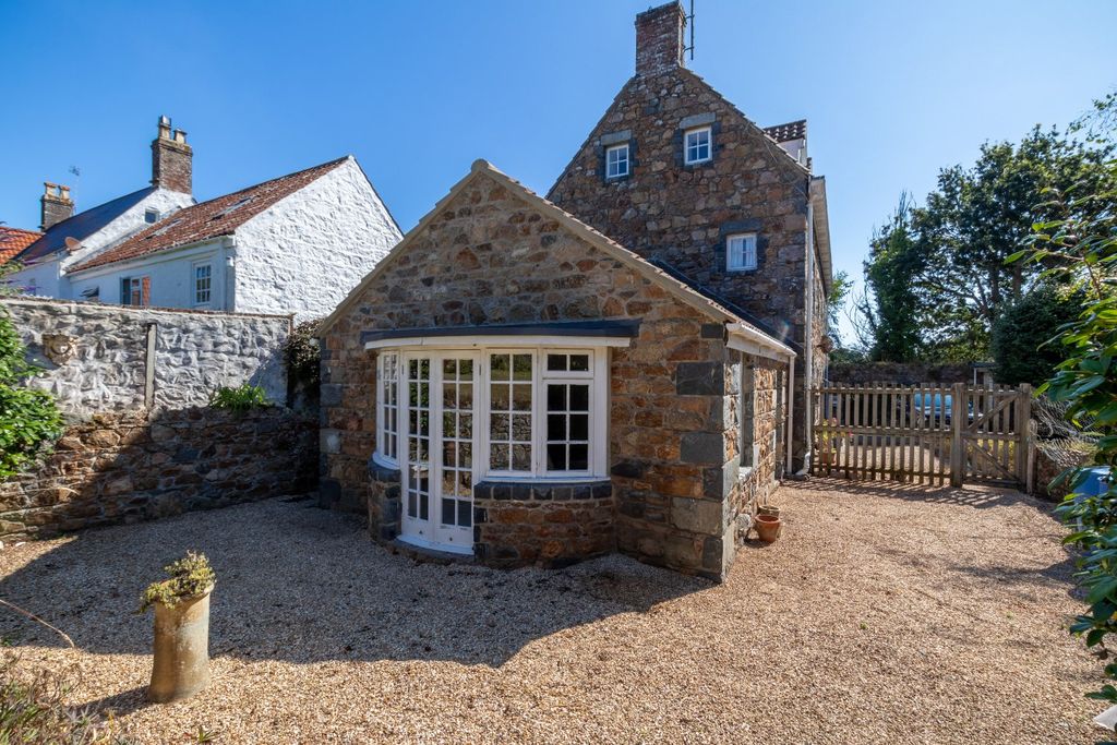 Les Villets, Forest, Guernsey GY8, 4 bed detached house for sale, £ ...