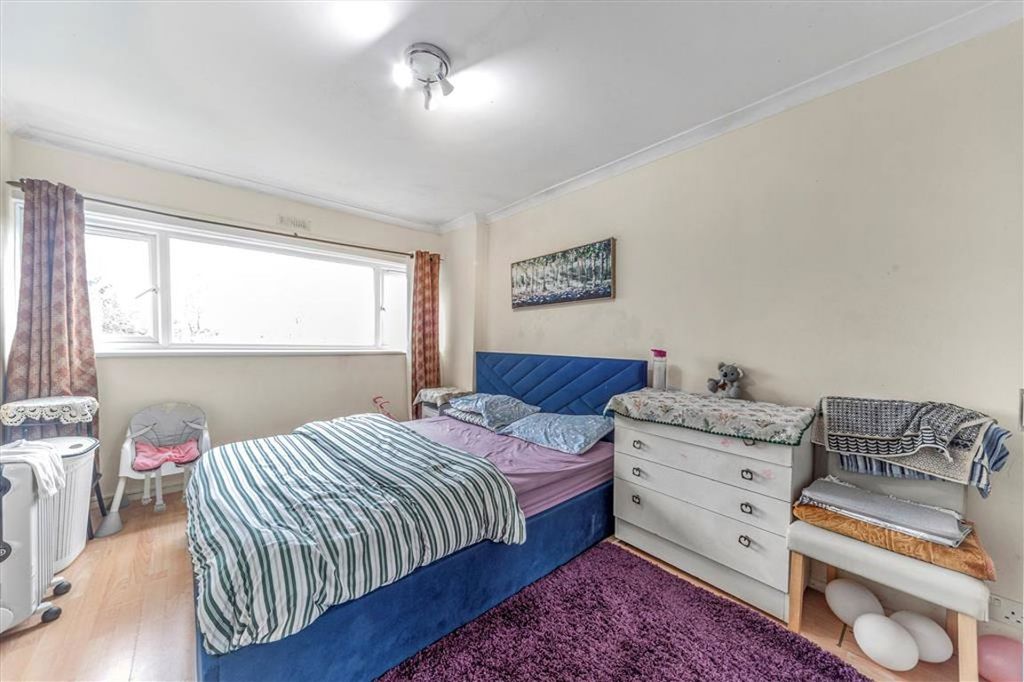 Burnt Ash Hill, Lee SE12, 2 bed flat for sale, £300,000 | PrimeLocation