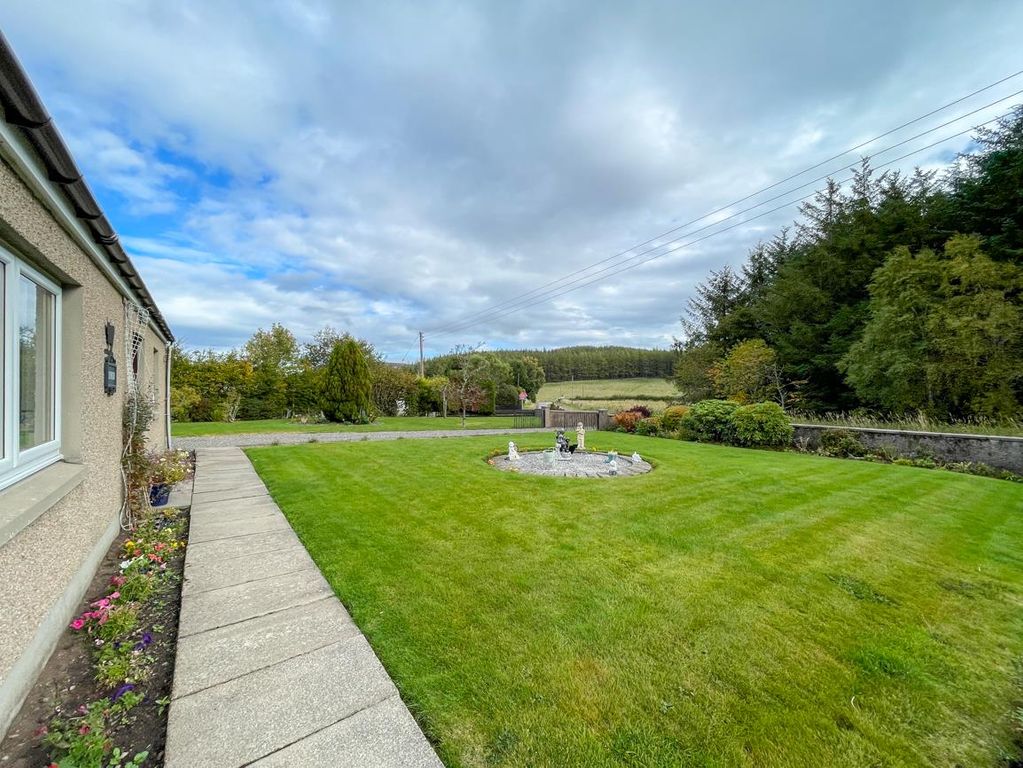 Glenmuir, Auchnarrow, Ballindalloch AB37, 3 bed detached bungalow for ...