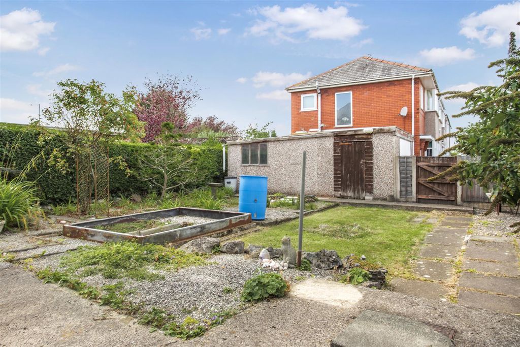 Clifton Avenue, Ashton-On-Ribble, Preston PR2, 3 bed semi-detached ...