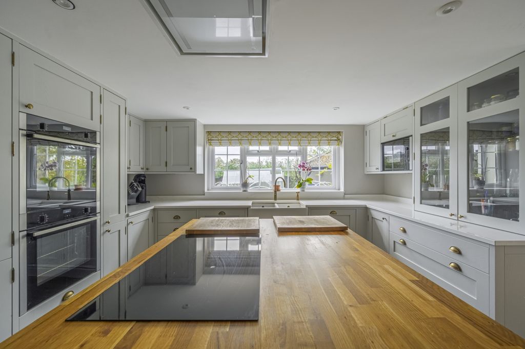 Lower Buryhill Farm, Braydon SN5, 7 bed country house for sale, £ ...