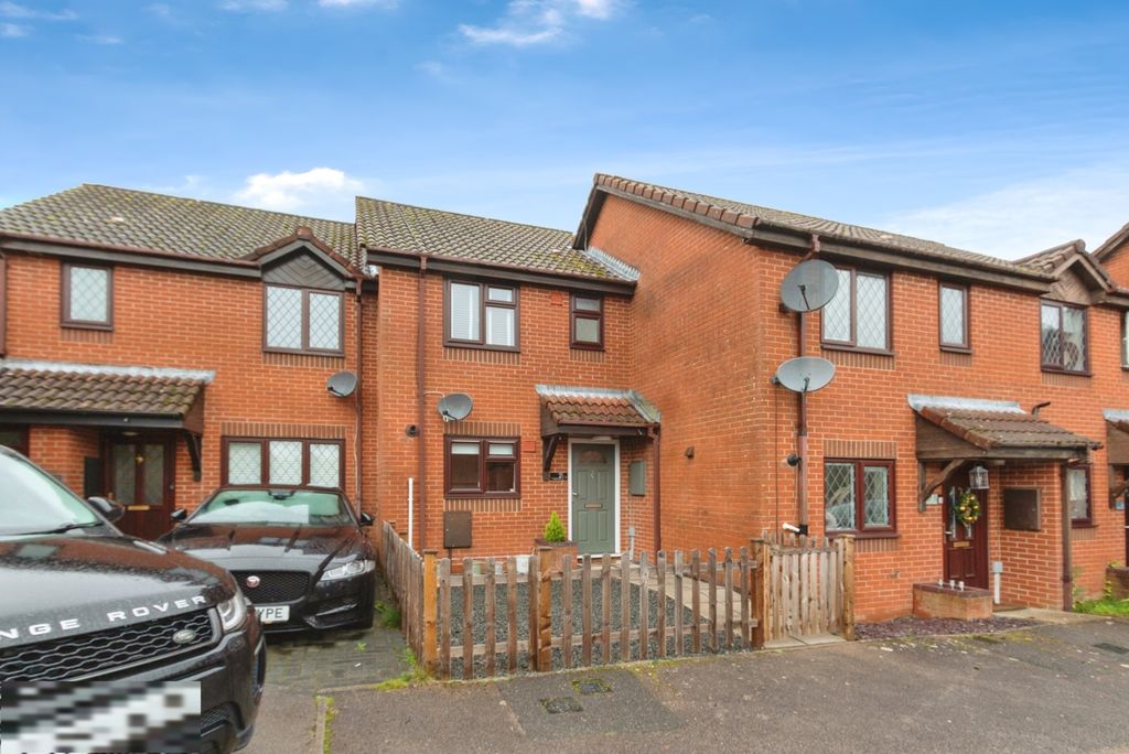 Wights Walk, Basingstoke, Hampshire RG22, 2 bed terraced house for sale ...