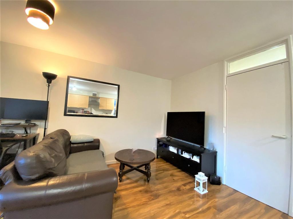 Leerdam Drive, London E14, 1 bed flat to rent, £1,600 pcm | PrimeLocation