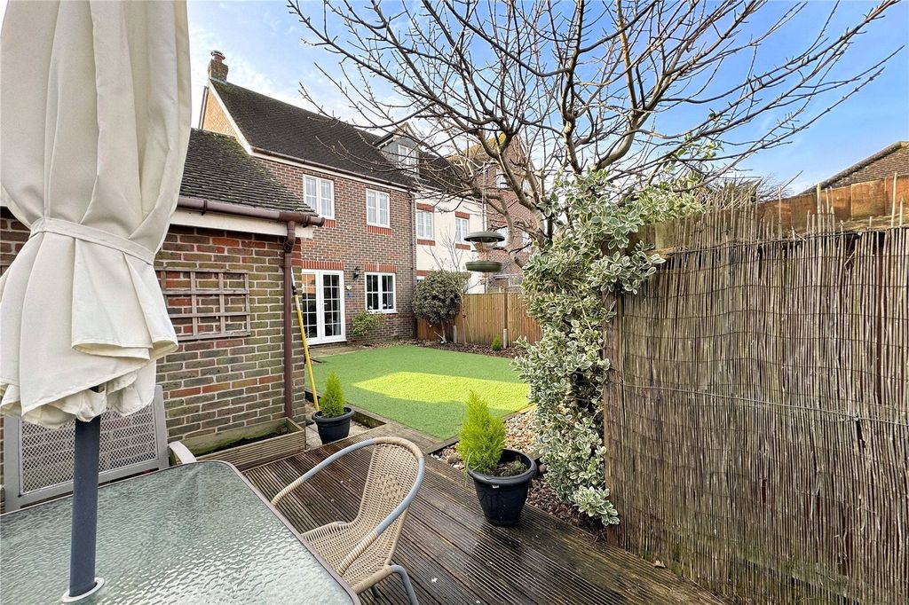Beech Way, Bramley Green, Angmering, West Sussex BN16, 3 bed end ...
