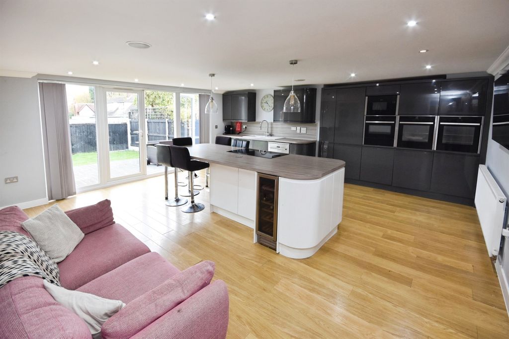 Barryfields, Shalford, Braintree CM7, 3 bed semi-detached house for ...