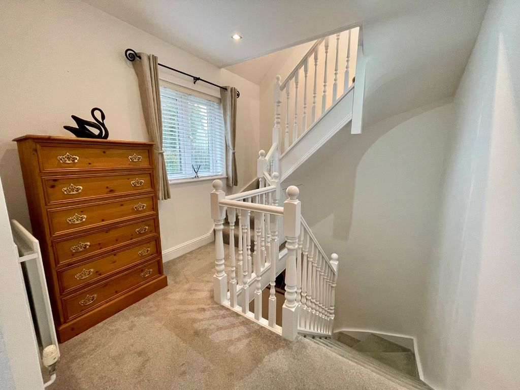 The Cottages, Great Bramingham Lane, Luton LU3, 4 bed end terrace house ...