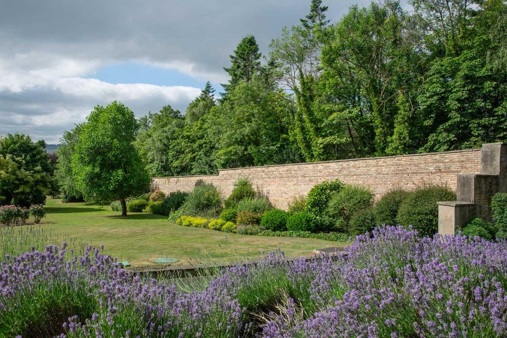 Garden Cottage, Holeyn Hall Road, Wylam, Northumberland NE41, 4 bed ...