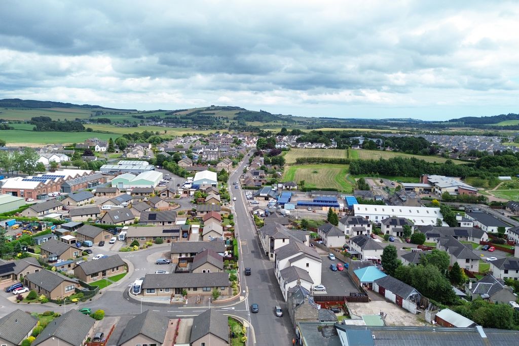 Market Street, Forfar DD8, 2 bed flat for sale, £65,000 | PrimeLocation