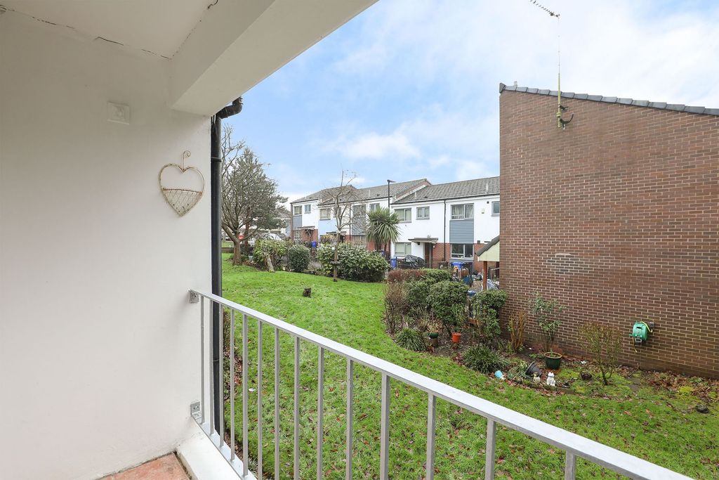 Richmond Park Grove, Sheffield S13, 1 bed flat for sale, £80,000 ...