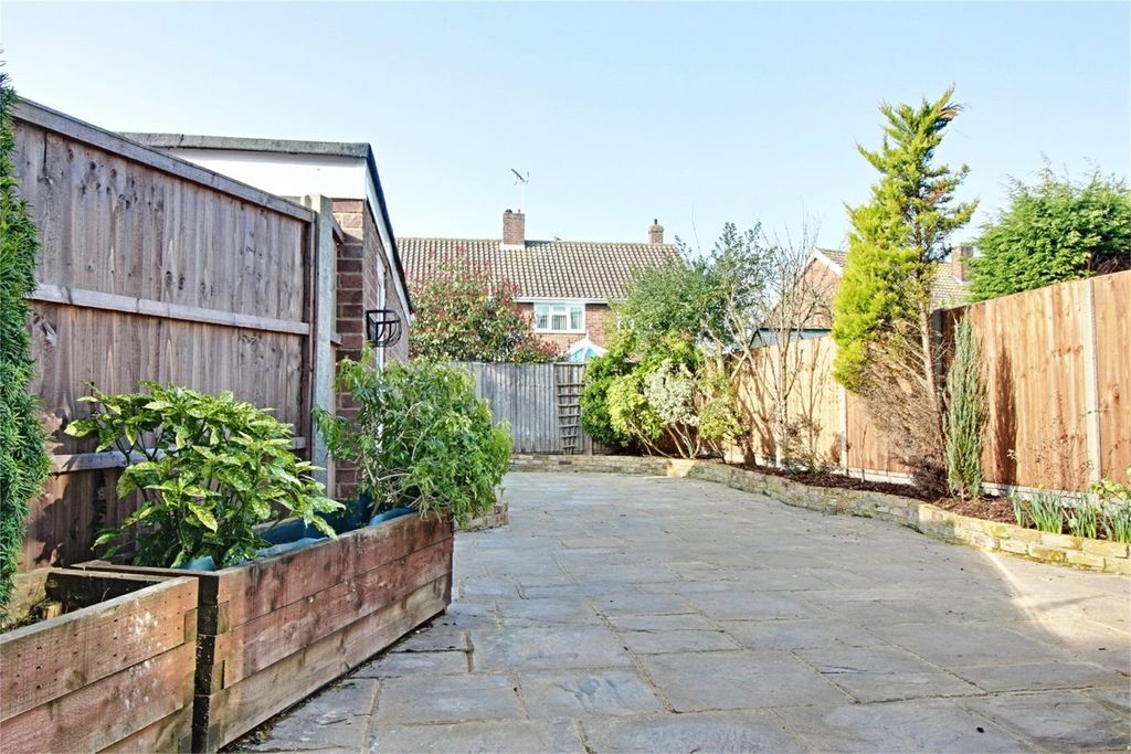 Meadow Way, Sawbridgeworth CM21, 3 bed semi-detached house to rent ...